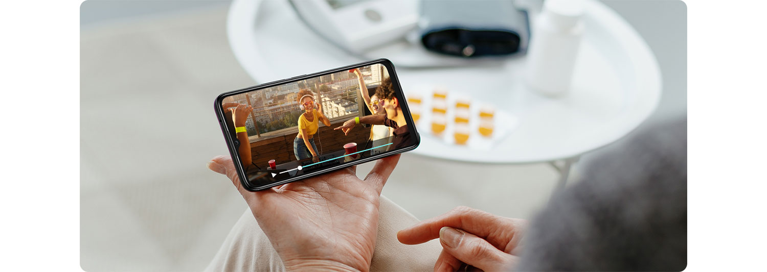 TCL 406 Smartphone 6.6" HD+ NXTVISION Display | TCL Europe